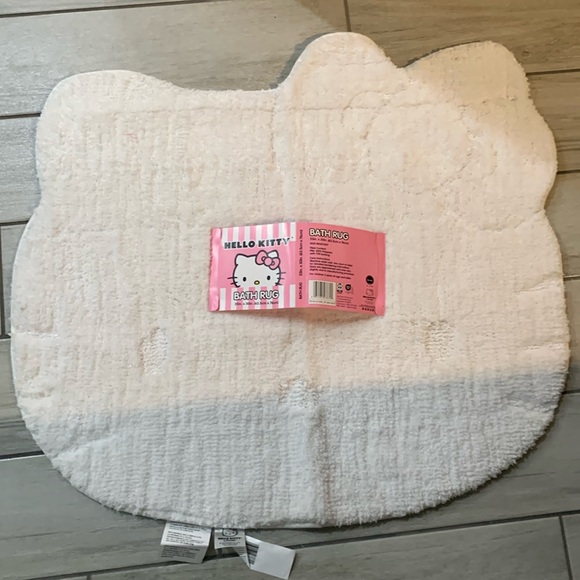Hello Kitty | Bath | New Hello Kitty Face White Shag Bath Rug Bath Mat ...